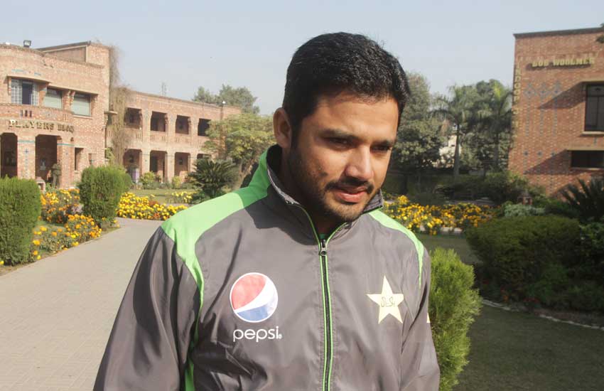 पीसीबी अध्यक्ष से मुलाकात के बाद अजहर ने इस्तीफा वापस लिया, हफीज भी ...