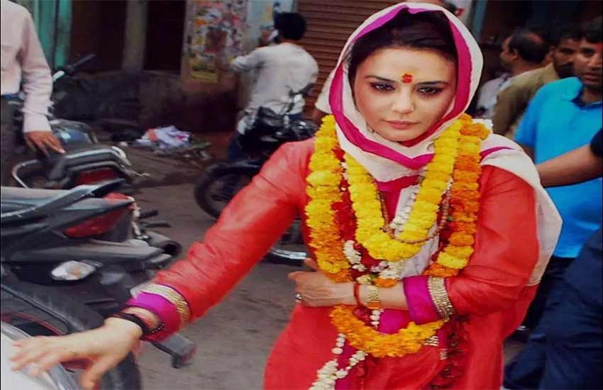 प्रिटी जिंटा ने अमेरिका में की शादी, पानी से बिजली बनाने वाली कंपनी में ...