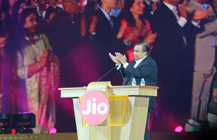 Reliance Jio दे रहा 3 महीने के लिए फ्री अनलिमिटेड 4G नेट और फोन कॉल्‍स ...