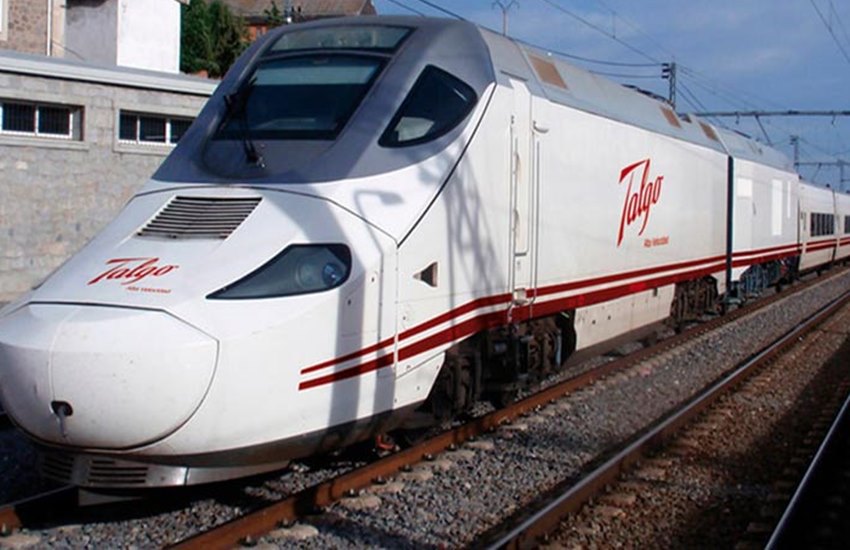 Video: भारतीय इंजन के साथ दौड़ी स्पेन से आई टेल्गो ट्रेन, 100 से ऊपर ...