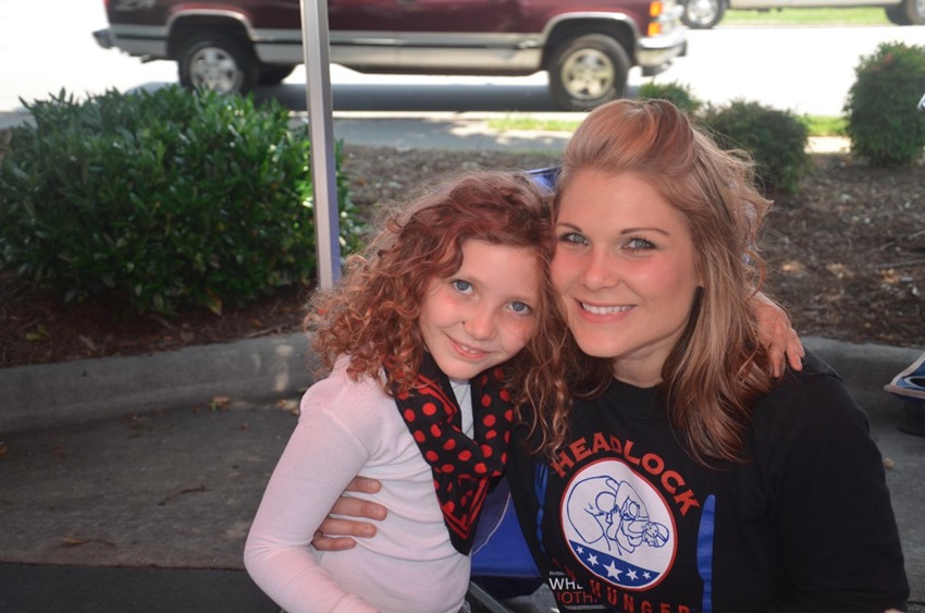 बिना शादी के दूसरी बार मां बनीं तीन बार WWE Champion रह चुकीं बेथ ...