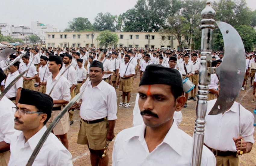 RSS के मुखपत्र आॅर्गेनाइजर ने की मांग, पाठ्यक्रम में आपातकाल को किया ...