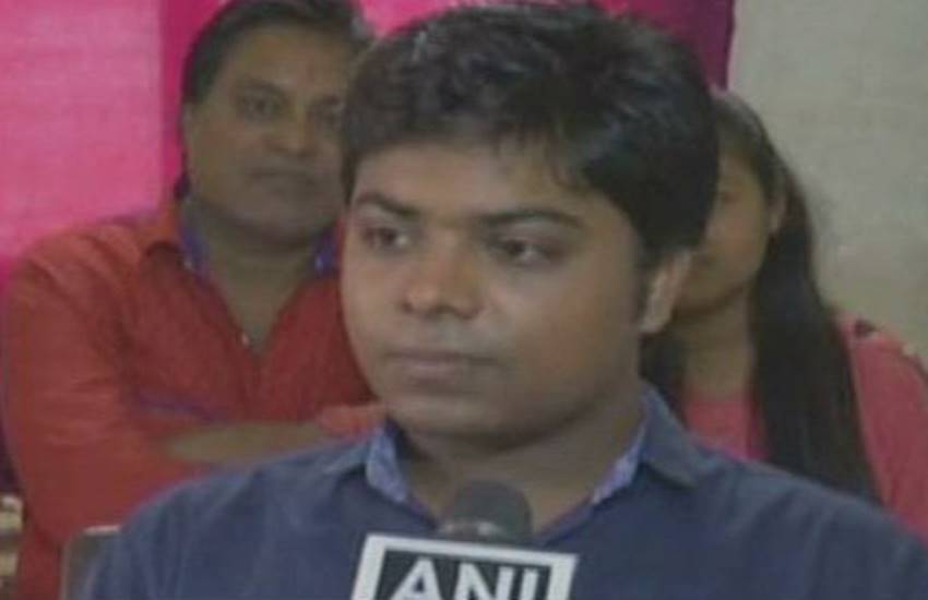 21 साल की उम्र में पास किए सीए, सीएस और सीएमए के एग्जाम, बनाया रिकॉर्ड ...