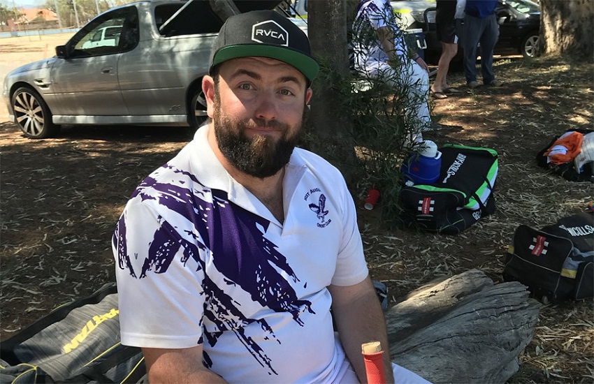 इस क्र‍िकेटर ने मार दिए 40 छक्‍के, खेली 307 रनों की पारी | Jansatta