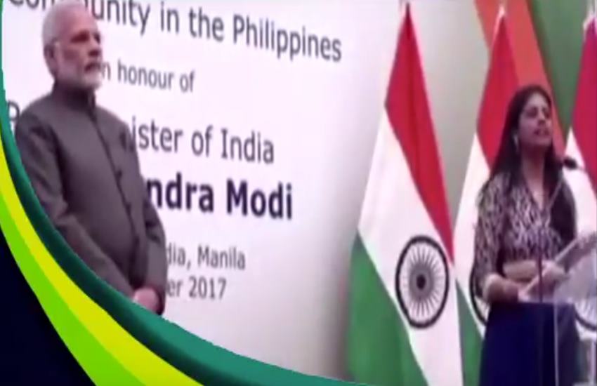 VIDEO: फिलीपींस में लड़की ने मंच से किया इतना गुणगान कि मुस्कुराने लगे ...