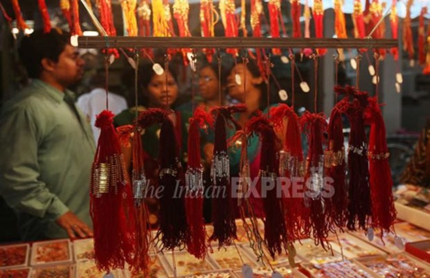 महज धागा भर नहीं है कलावा, हर समस्या के लिए बांधा जाता है अलग रंग का यह ...