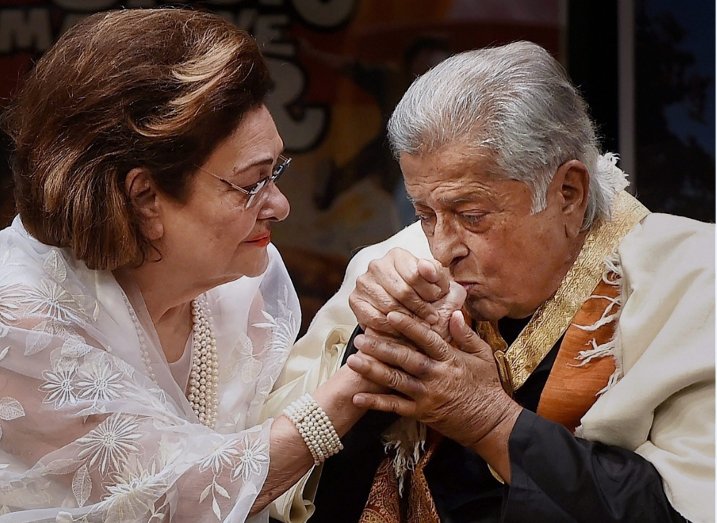 निधन के बाद पाकिस्तान में पहले नंबर पर ट्रेंड हुए दिवंगत अभिनेता शशि ...