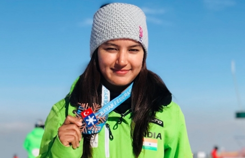 स्‍कीइंग में देश को पहला पदक दिलाने वाली आंचल ठाकुर ने पीएम मोदी और ...