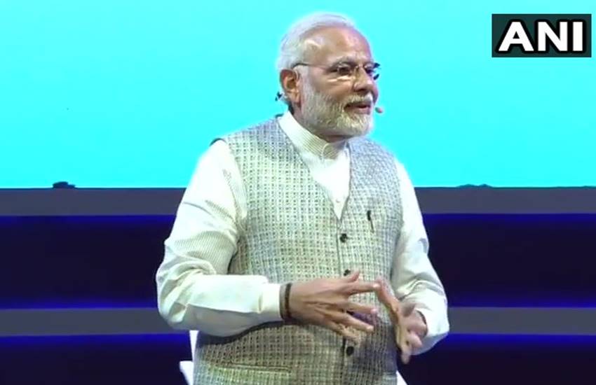 प्रधानमंत्री मोदी बोले- छात्र सरस्वती की पूजा करते हैं लेकिन परीक्षा के ...