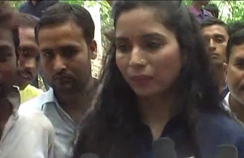 एक्‍ट्रेस ने छोड़ी बीजेपी, बोलीं- मेरी इज्‍जत को खतरा है, पार्टी कहीं ...