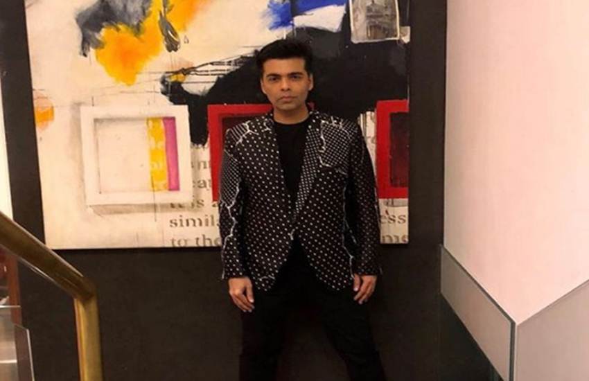 एक्स्ट्रा मैरिटल अफेयर की बात कर करण जौहर को कर रहे थे ट्रोल, मिला ...