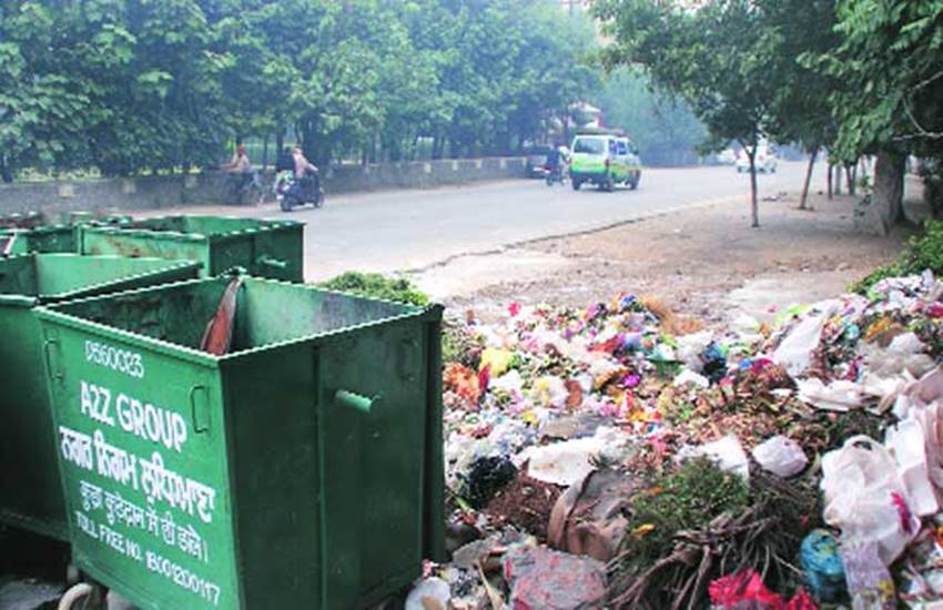 ‘गंदगी में रहती हूं ताकि कोई छेड़खानी ना करे’, फुटपाथ पर यूं जिंदगी ...