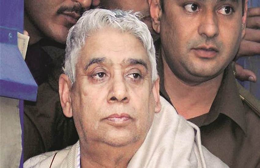 Rampal Case: हत्या के दो मामलों के दोषी रामपाल को उम्रकैद की सजा | Jansatta