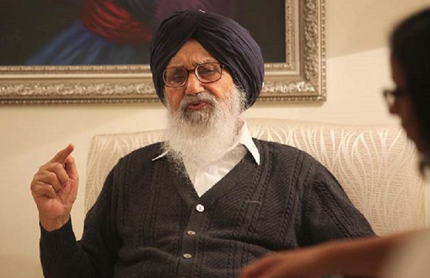 पंजाब पंचायत चुनावः पूर्व सीएम प्रकाश सिंह बादल के गांव में भी नहीं जीत ...