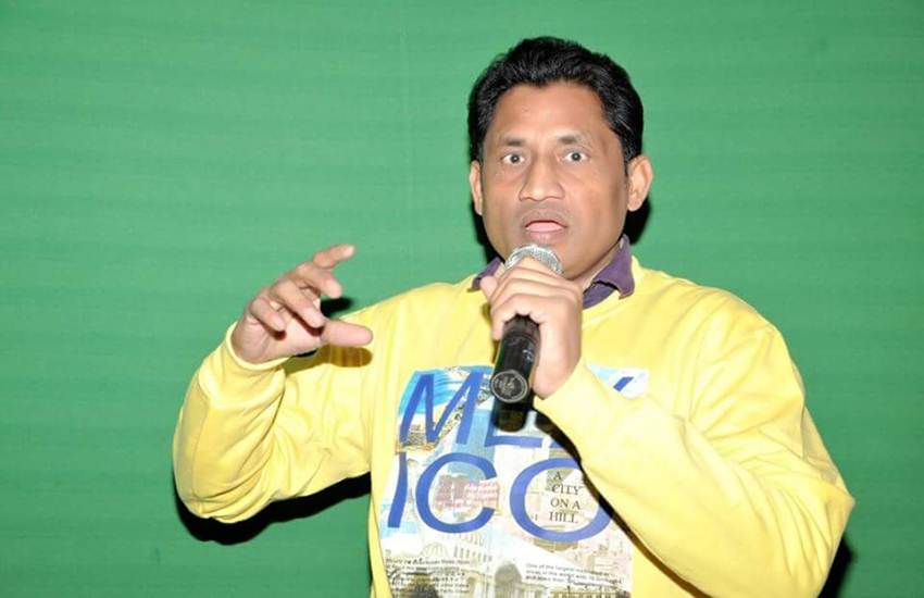 ‘सोनिया का बच्‍चा अकल का कच्‍चा’ गाना बनाकर फंसे रॉकी मित्‍तल, कांग्रेस ...