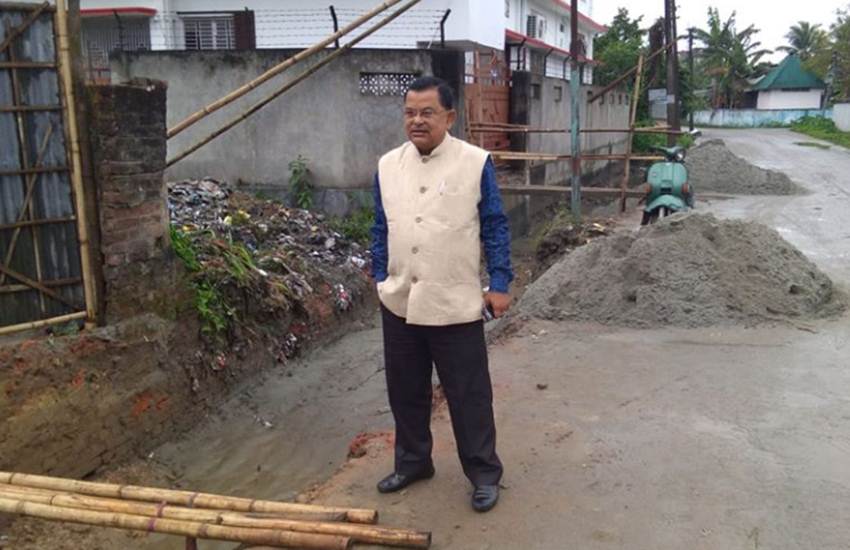 बीजेपी विधायक बोले- मुस्लिम दूध न देने वाली गायों की तरह, चारा खिलाने ...