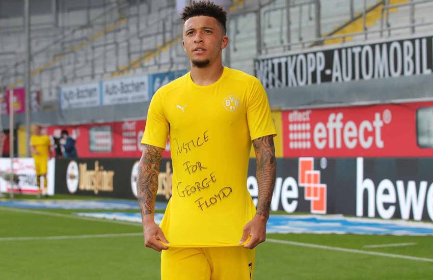 फुटबॉल के मैदान से भी अश्वेतों के खिलाफ हिंसा का विरोध, हैट्रिक के बाद ...