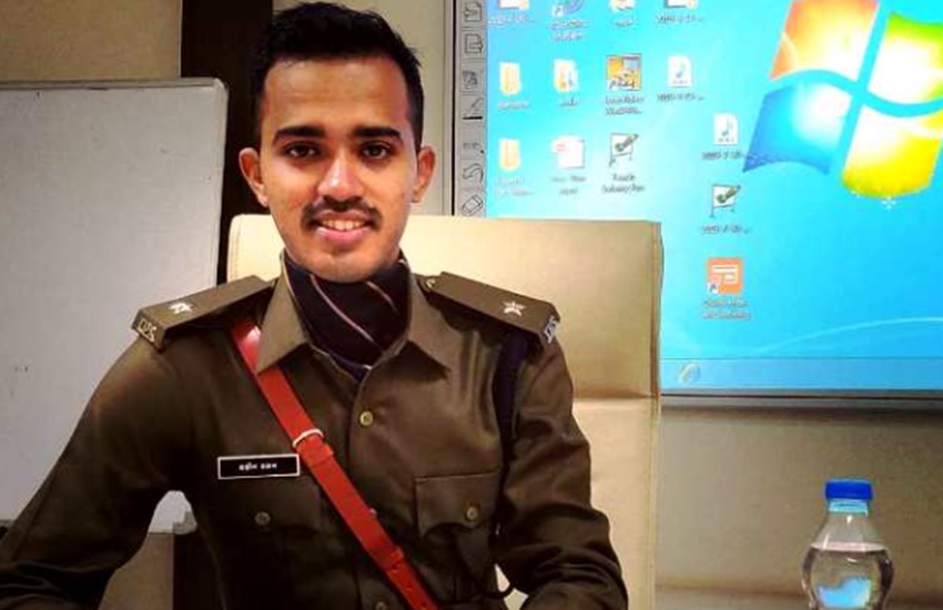 मां दूसरों के घर बनाती थीं रोटियां, पिता ढोते थे ईंट; बेटा 22 की उम्र ...