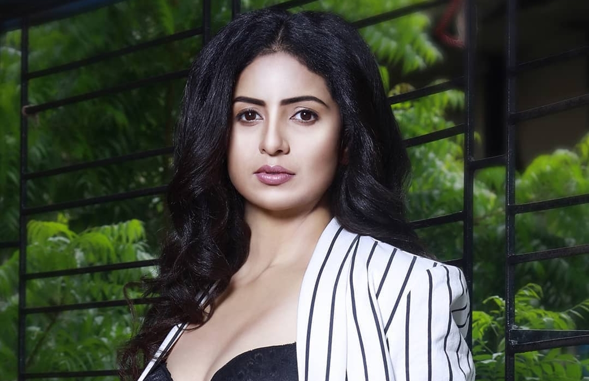 हसीन जहां ने बोल्ड तस्वीर शेयर कर खुद से ही किया सवाल, लोगों के जवाब की ...