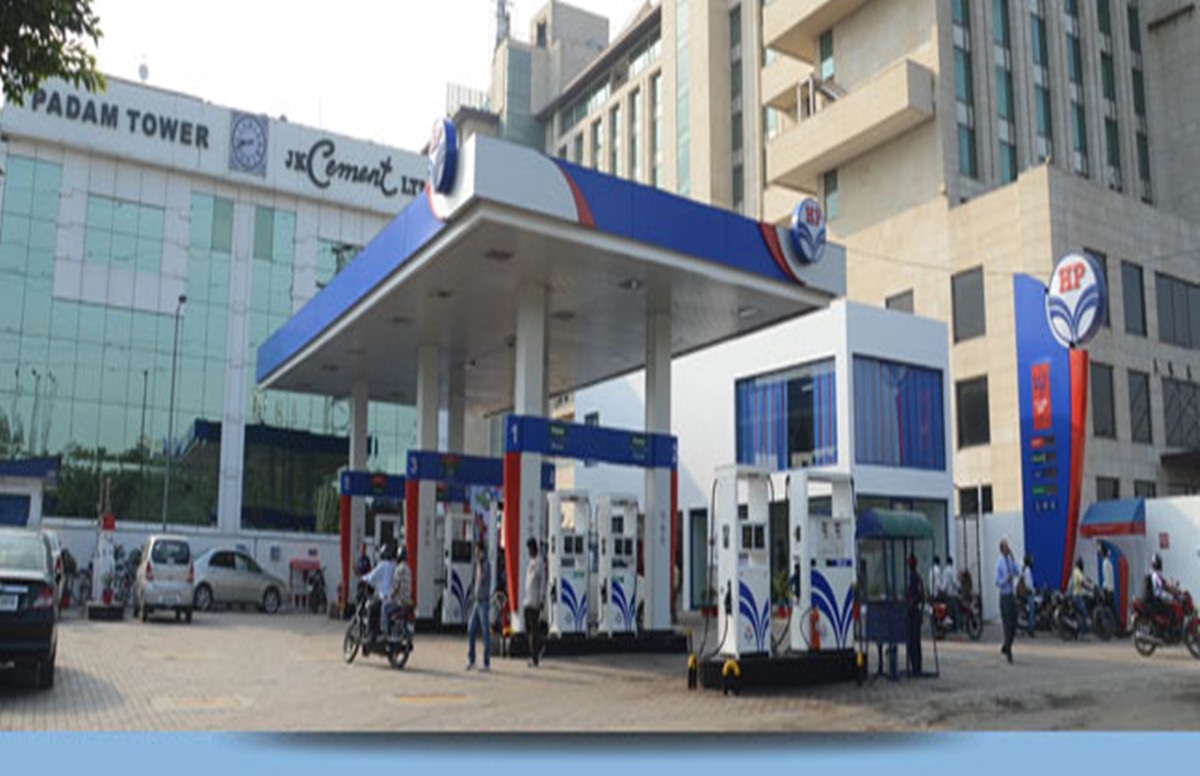 HPCL के पेट्रोल पंप पर नई सुविधा, इन वाहनों के लिए करा सकेंगे बैटरी ...