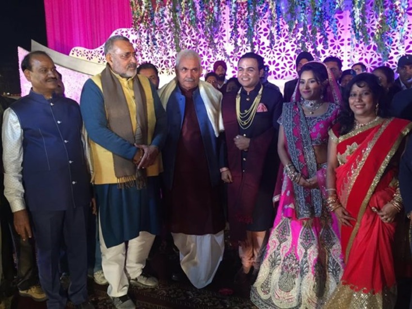 राजस्थान के बड़े बिजनेस घराने में हुई है शादी, जानिए क्या करती हैं ओम ...