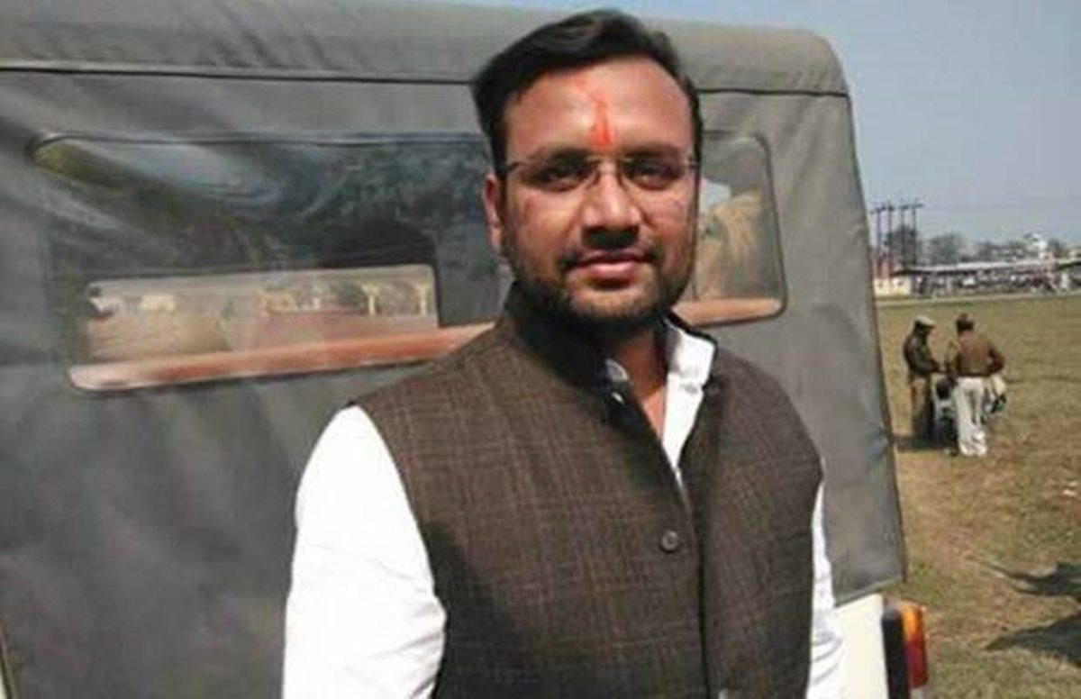 यूपी: विधायक अमनमणि त्रिपाठी अपहरण केस में भगोड़ा घोषित, अदालत ने जारी ...