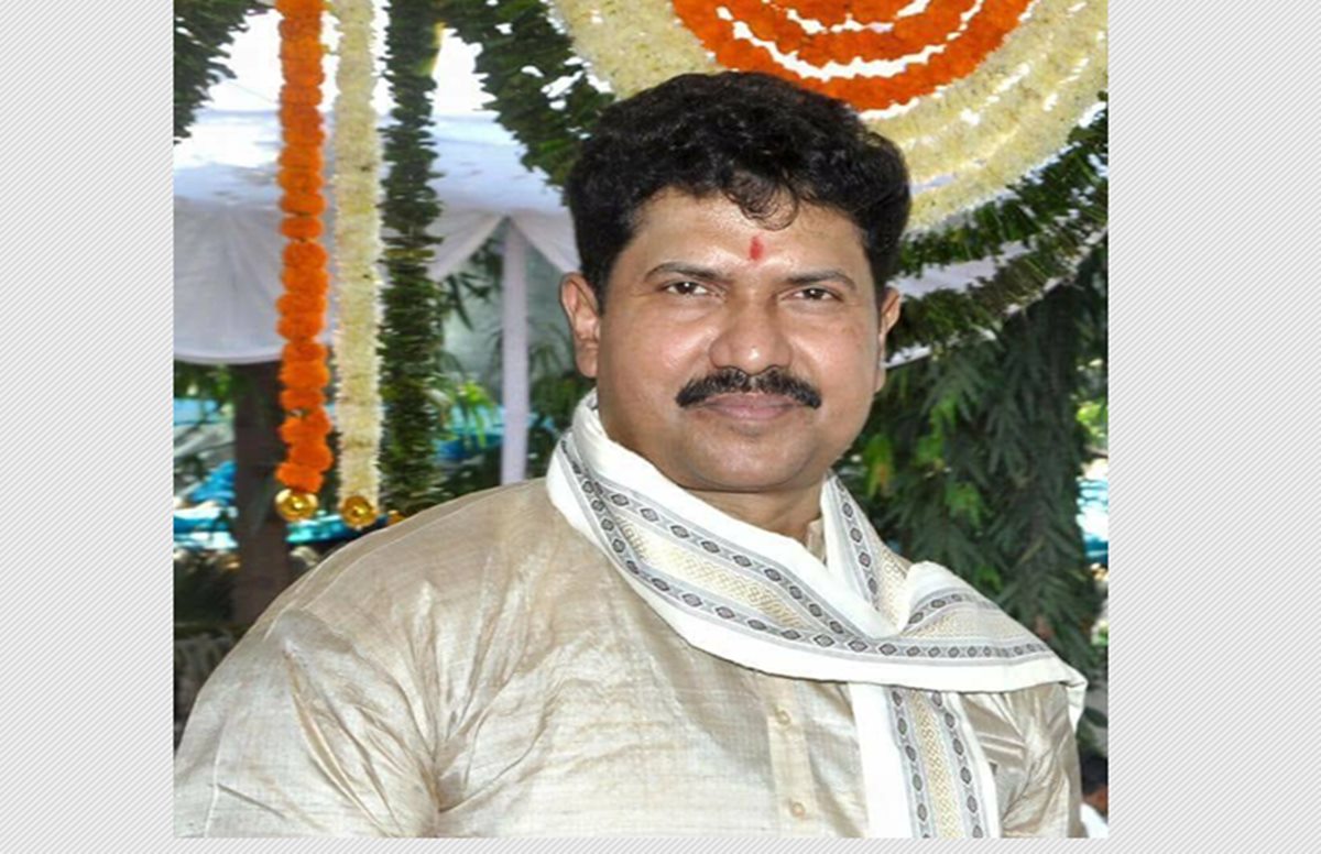 सांसद मोहन देलकर खुदकुशी केस: सुसाइड नोट में SP, कलेक्टर समेत कई बड़े ...