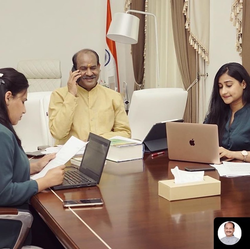 ओम बिड़ला से करीब 3 गुना ज्यादा अमीर हैं उनकी पत्नी, जानिए कितनी ...