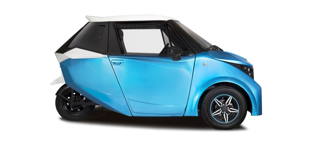 सिंगल चार्ज पर 200 KM चलेगी, देश की सबसे सस्ती इलेक्ट्रिक कार Storm R3 ...