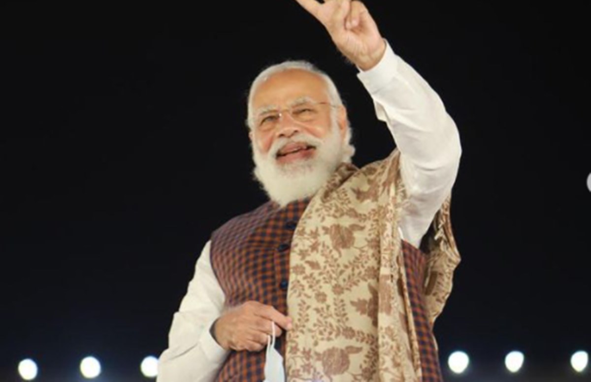 PM मोदी के विदेश दौरे से लेकर एयरक्राफ्ट तक का खर्च गिना कोसने लगे ...