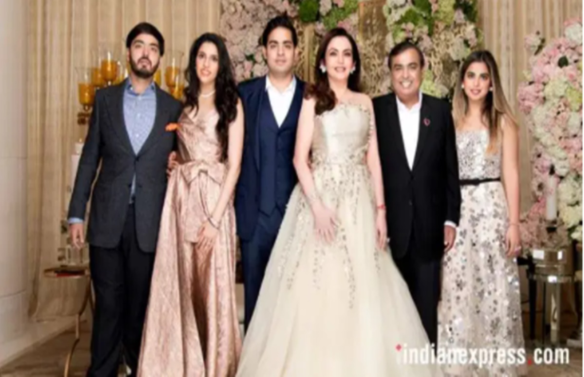 आकाश अंबानी की शादी में इस्तेमाल हुए थे हरे रंग के हेलीकॉप्टर और ...