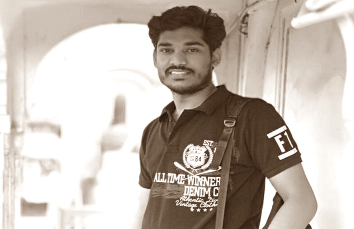 नदी पार कर जाते थे स्कूल, उधार लेकर की थी UPSC की तैयारी; वीर प्रताप ...