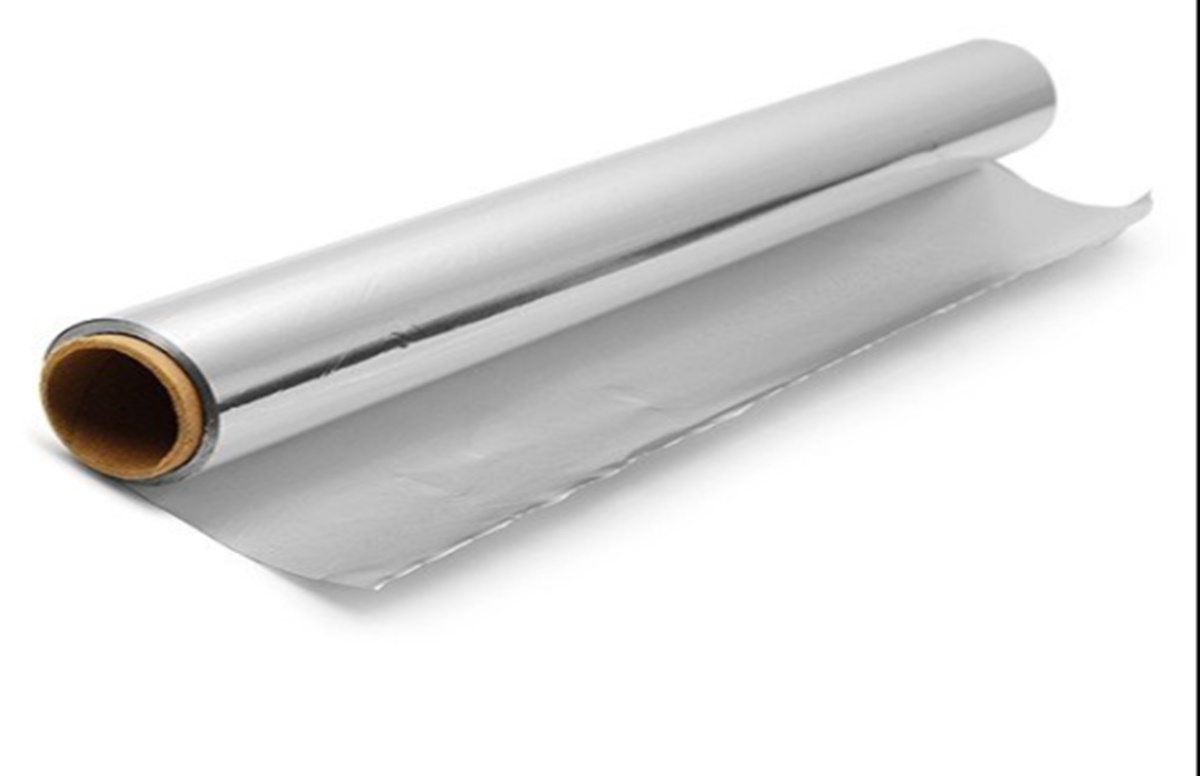 जंग के दाग हटाने में कारगर है एल्युमीनियम फॉइल, इन कामों को बनाता है ...