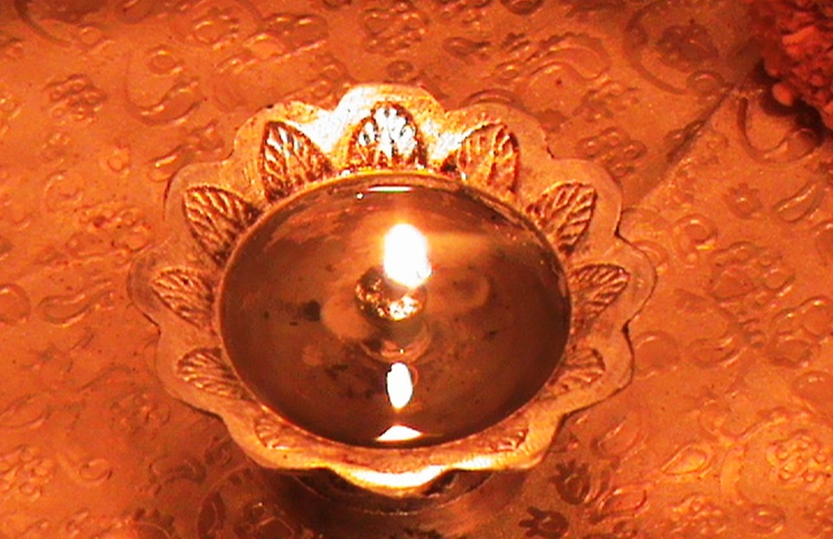 परंपरा की किरचें | Jansatta