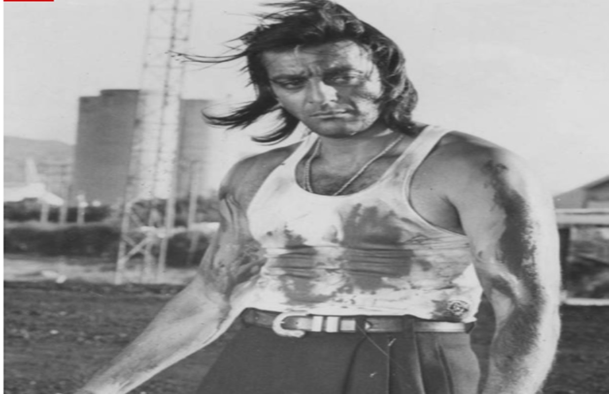 लड़की की तरह बाल रखे हैं, हीरोइन का रोल थोड़ी है- जब लंबे बालों में ...