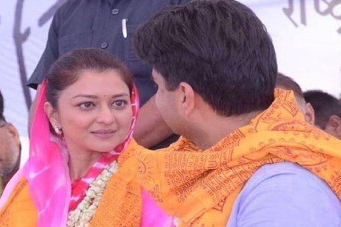 Jyotiraditya Scindia Wife Priyadarshini Raje Love Story Royal Family ...