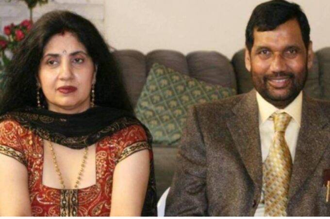 Ram Vilas Paswan Second Wife Reena Paswan Fathers House Is In Delhi But ...