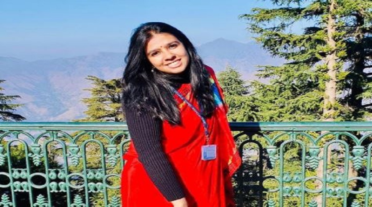 UPSC Prelims Mains Exam Online Study Cleared IAS Officer Aneesha Mathur ...