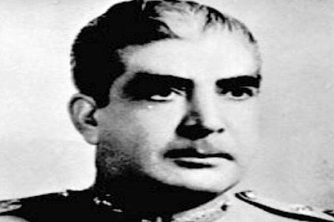 former president and dictator of pakistan yahya khan often undress in ...