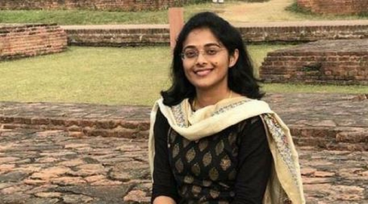 Surabhi Gautam Cleared UPSC Exam in First Attempt Become IAS Officer Success Story - कभी ...