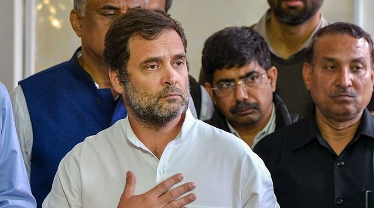 Journalist of Navbharat Times Hindi channel Sushant Sinha, while ...