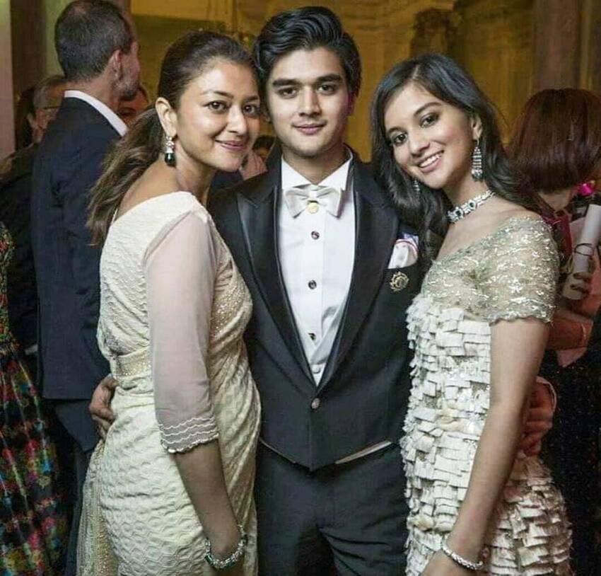 Jyotiraditya Scindia Daughter to Vasundhara Raje And Yashodhara Raje ...