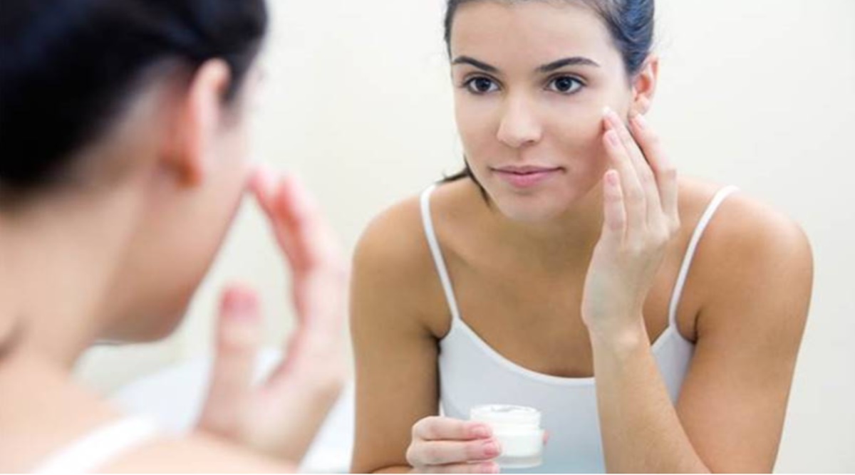 Cheeks And Lips Are Cracking In Winter Season Follow These Tips To Get ...