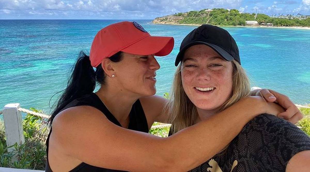 WBBL 2021 lesbian couple Dane van Niekerk wife Marizanne Kapp Husband ...