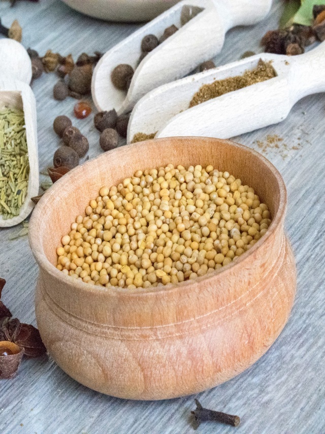 सरसो से पाएं फ्लॉलेस स्किन