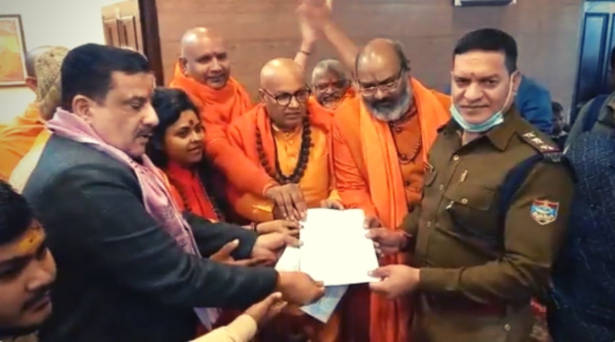 jitendra narayan tyagi and other given complaint haridwar hate speech Dharma sansad givers cop ...