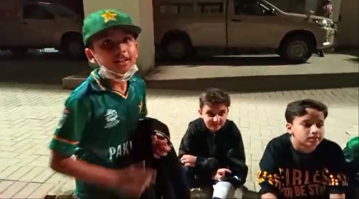 PSL 2022 Little Fans Protest Outside National Stadium karachi After ...