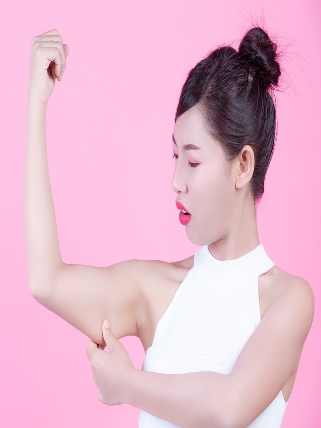 आर्मपिट फैट कम करने के लिए एक्सरसाइज