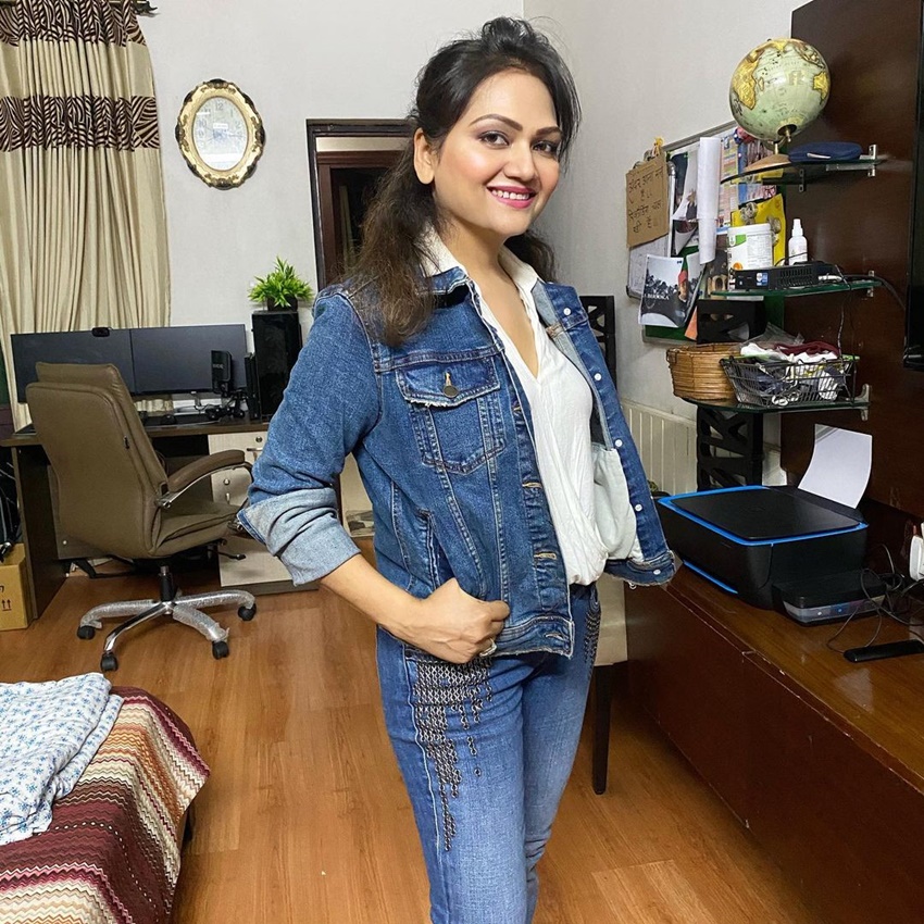 Akhilesh yadav Mulayam Singh Yadav Close Aide Anurag Bhadauria Wife ...