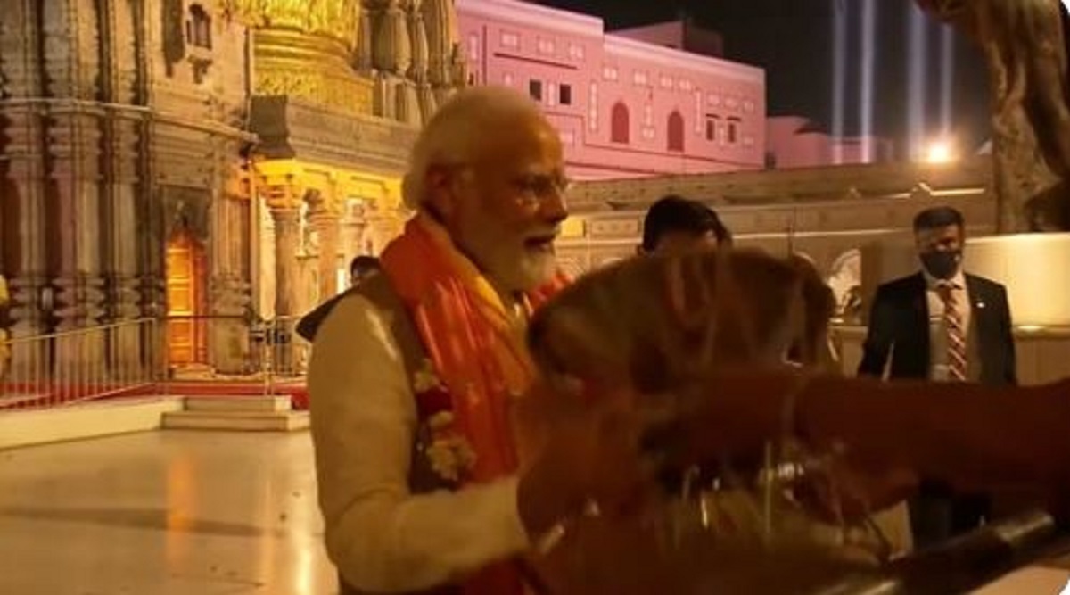 UP Election: PM Modi tries his hand at 'Damru' at Kashi Vishwanath Temple in Varanasi, Video ...